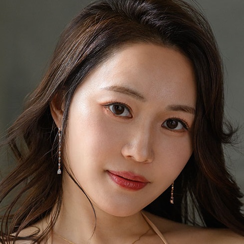 모모노 마리나 (Momono Marina, ももの真利奈)